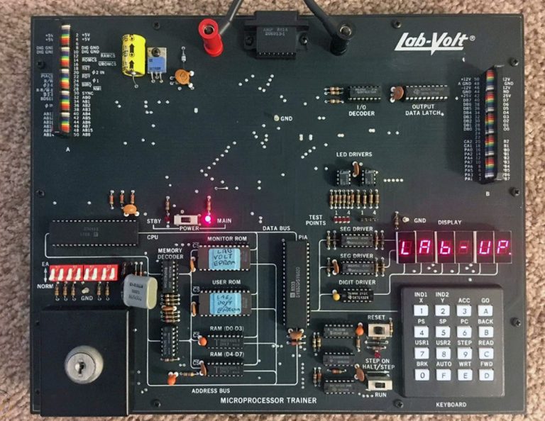 LAB-VOLT 6502 – Retro Computing