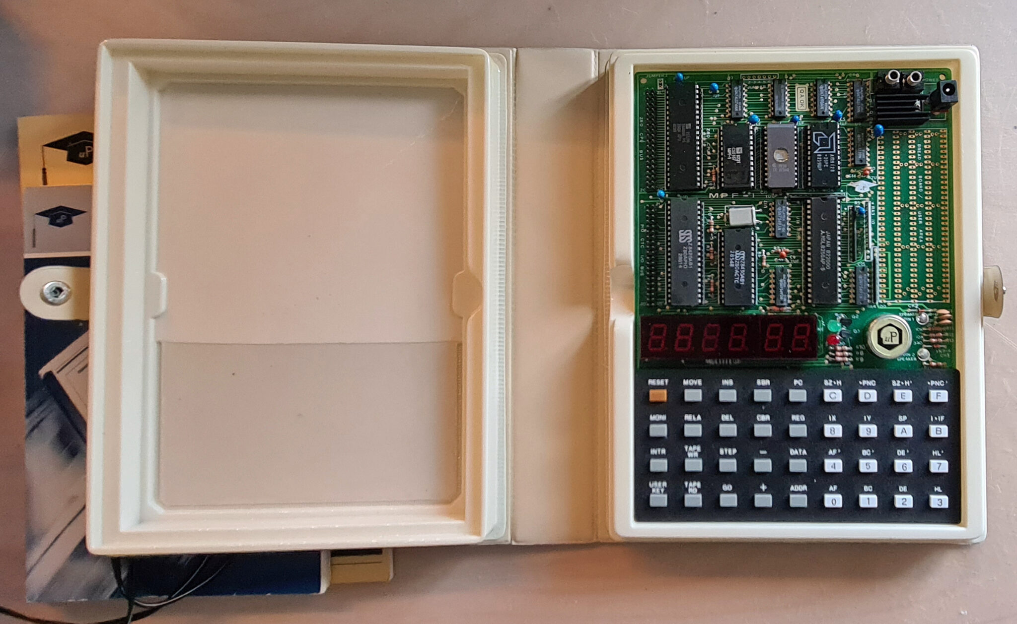Micro-Professor MPF-1B – Retro Computing